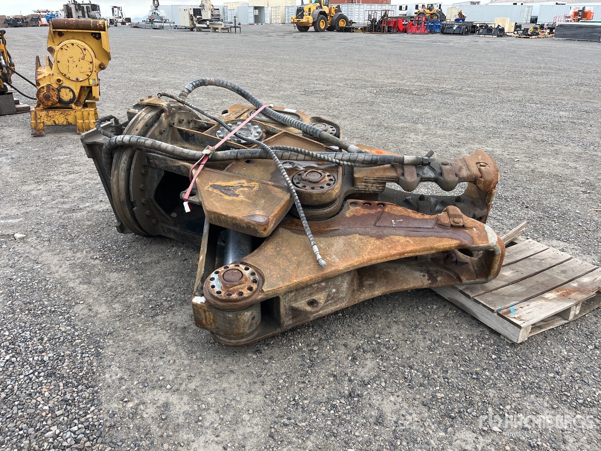 Cat MP-30 Rotating Concrete Crusher | Ritchie Bros. Auctioneers