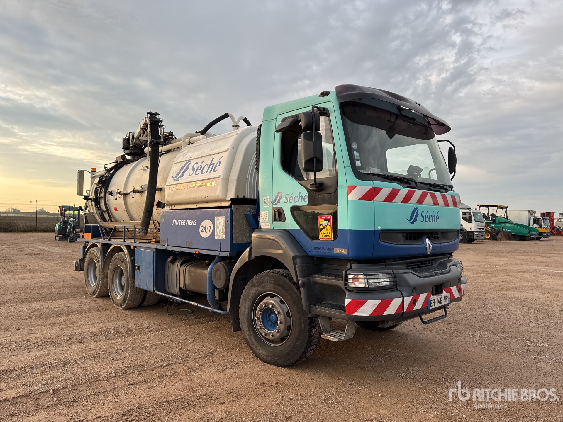 2002 Huwer VTB82U on 2002 Renault Kerax 370 dCi 6x4 6x4 Camion ...