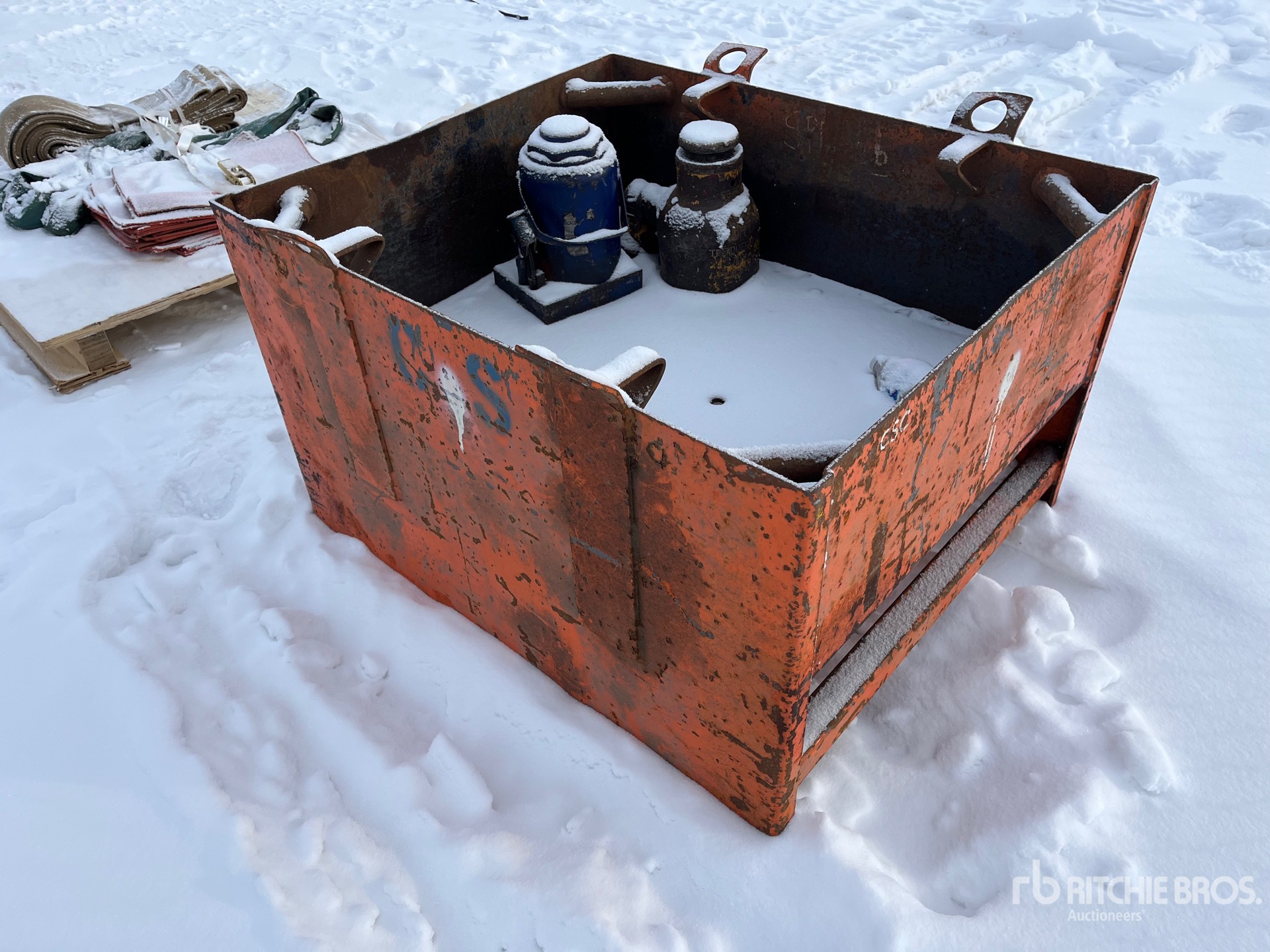 Quantity of (3) 3 Containers ,C/W 2 bottle jacks, Rigging equipment ...