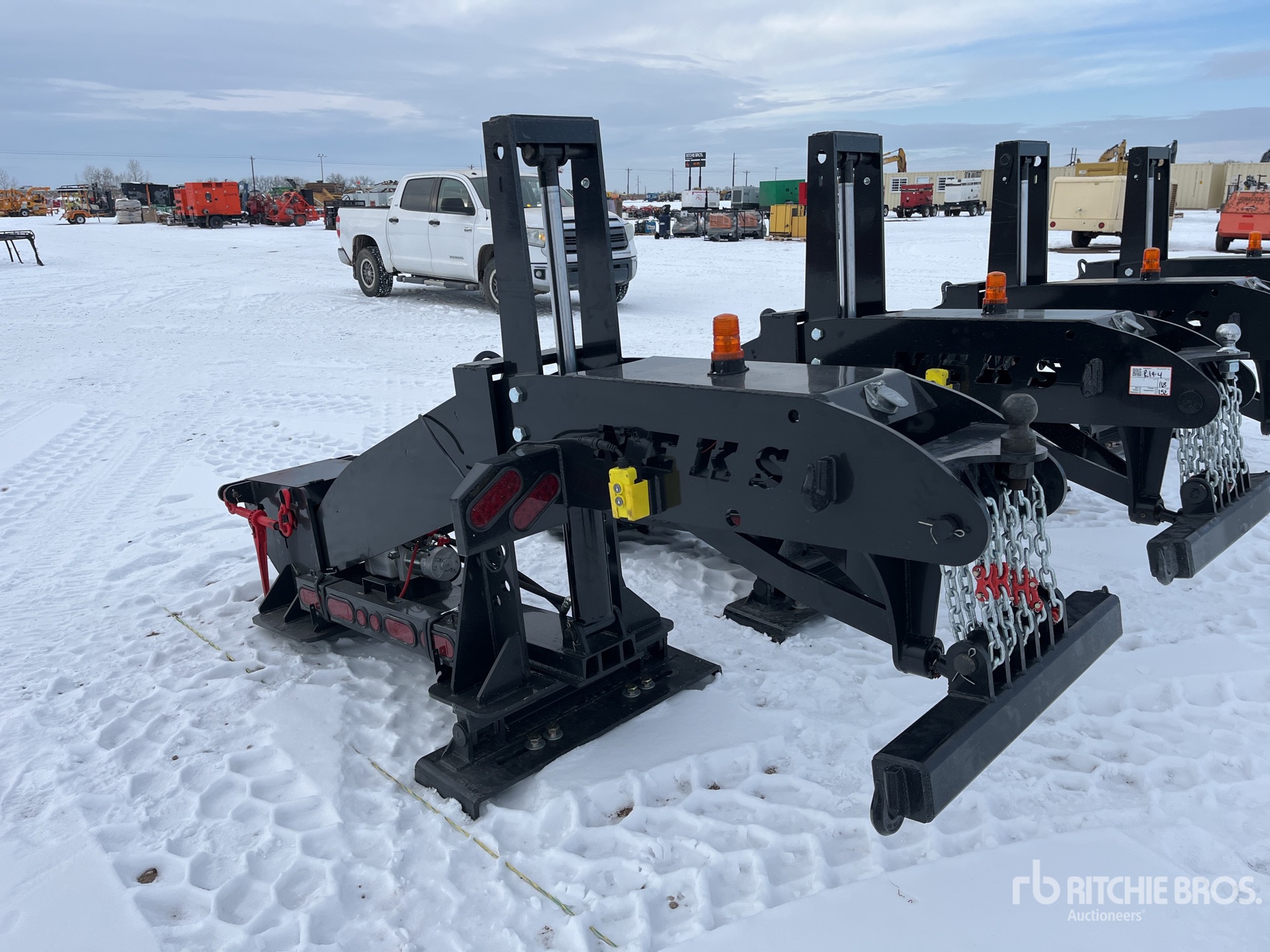 2025 Neks Hydraulic Fifth Wheel | Ritchie Bros. Auctioneers