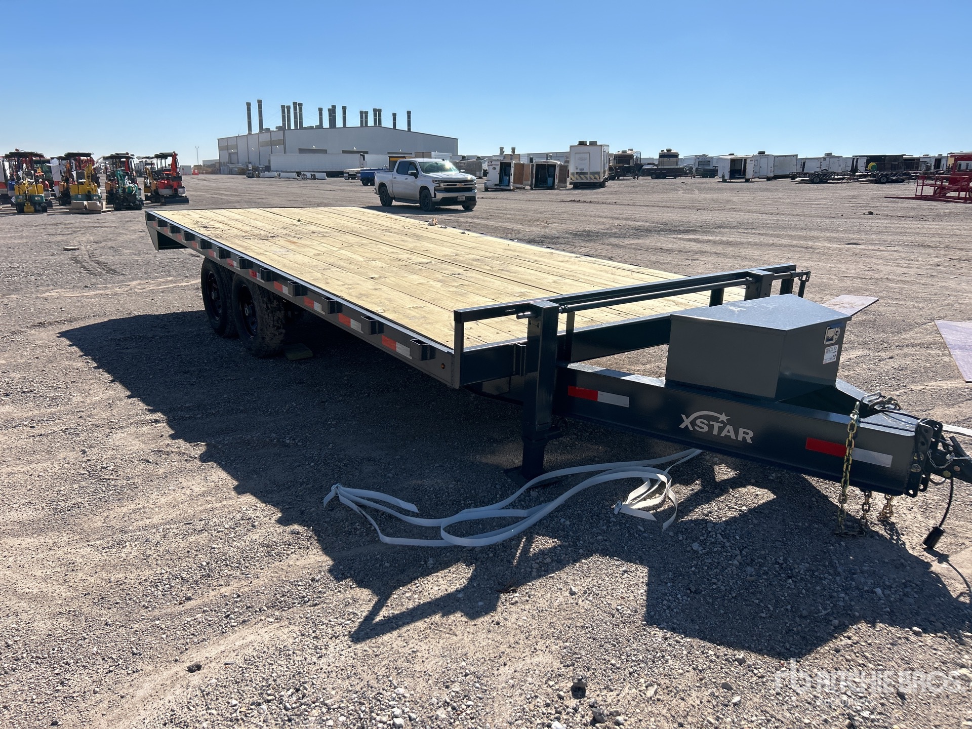 2025 X-Star Trailers 20 ft T/A Flatbed Trailer | Ritchie Bros. Auctioneers