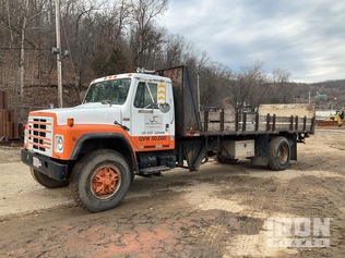 1989 Internationl 1954 4x2 Flatbed Dump Truck in Oakland, New Jersey ...