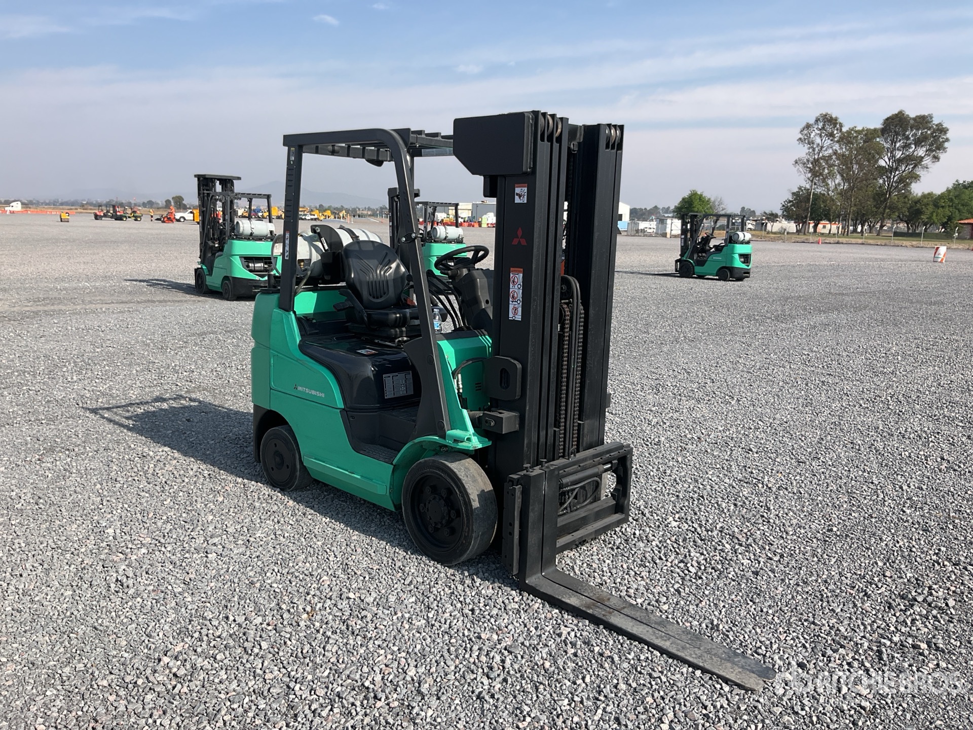 2021 Mitsubishi FGC-25N 5000 lb Cushion Tire Montacargas / Forklift | Ritchie Bros. Auctioneers