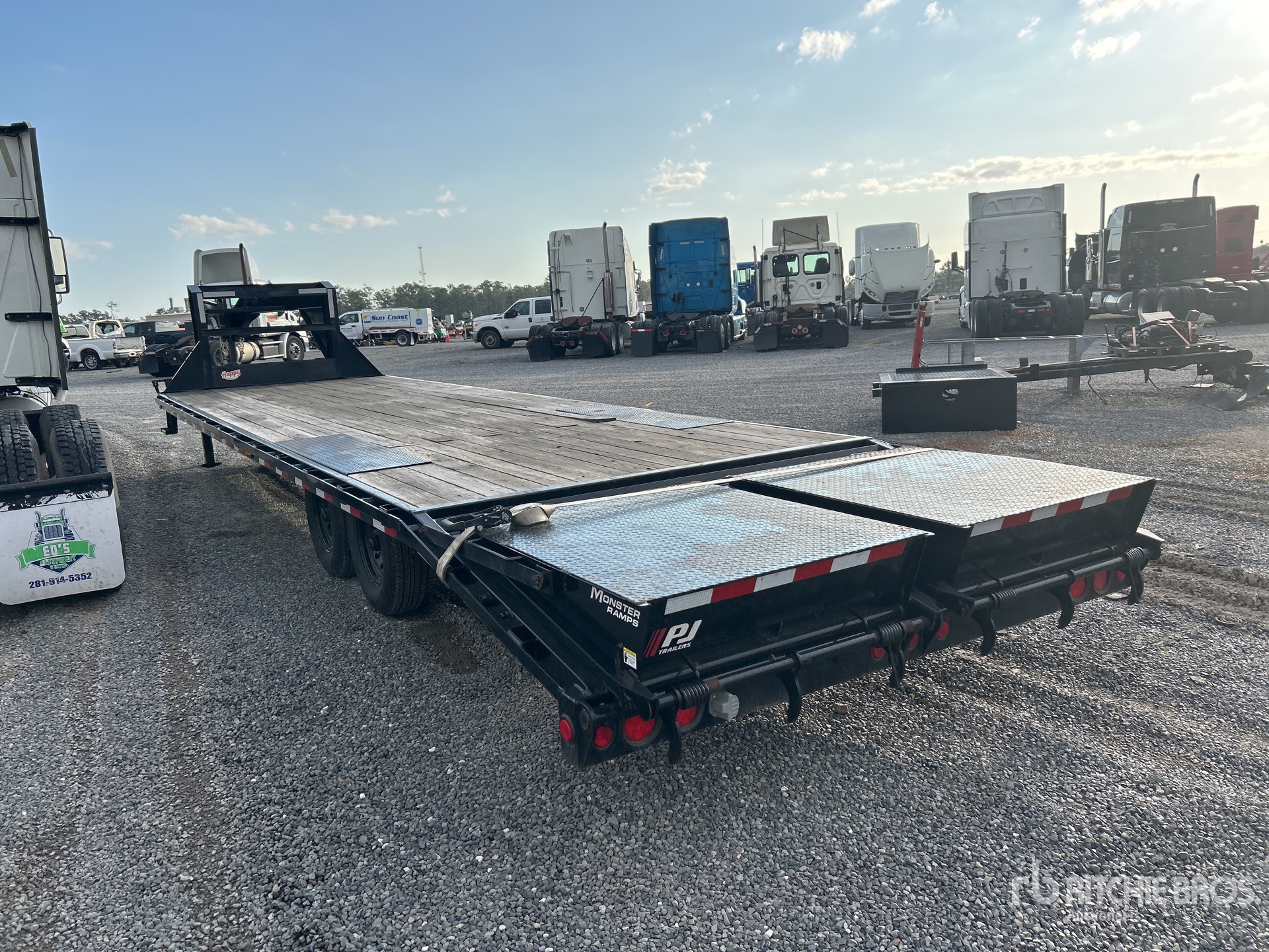 2023 PJ Trailers 14000 lb 25 ft T/A Gooseneck Equipment Trailer ...