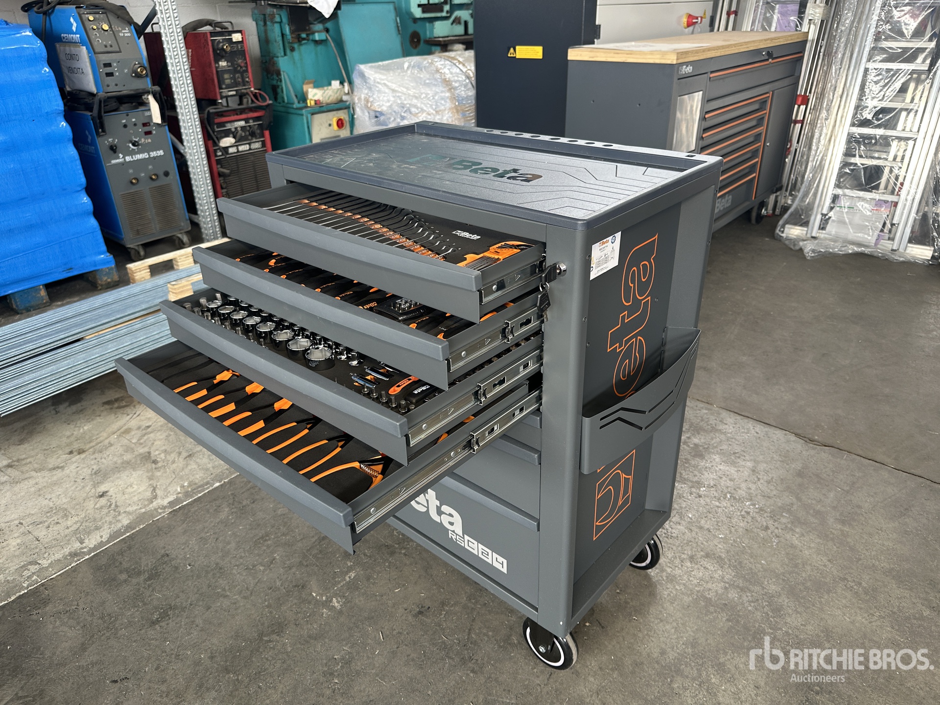 BETA Grey Black Armadio attrezzi (Unused) | Ritchie Bros. Auctioneers