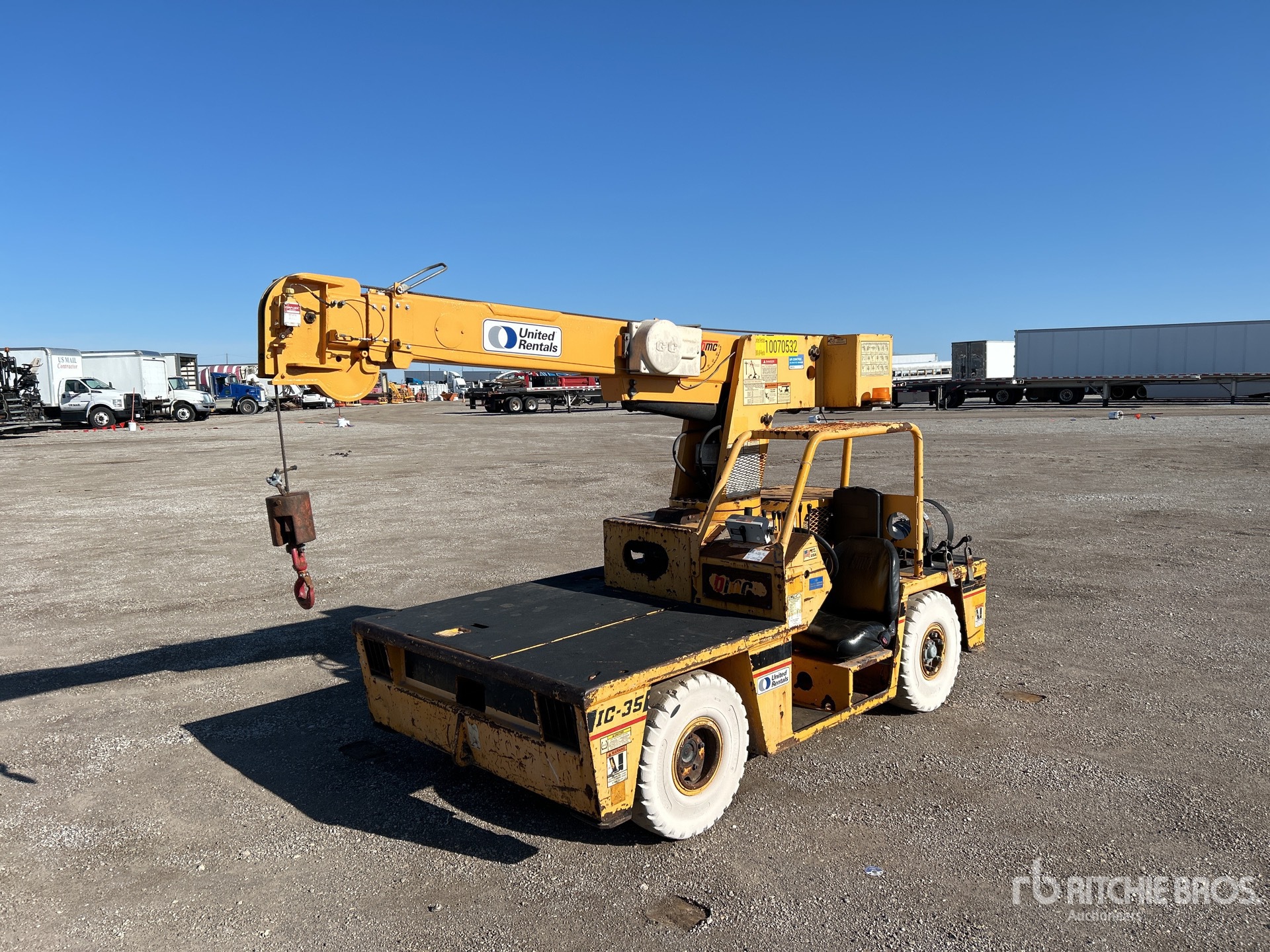 2012 Broderson IC35-2F 8000 lb 4x4 Carry Deck Crane | Ritchie Bros ...