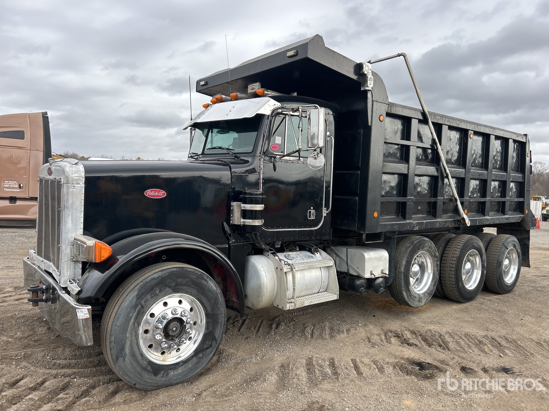 2000 Peterbilt 357 8x4 Tri/A Dump Truck | Ritchie Bros. Auctioneers