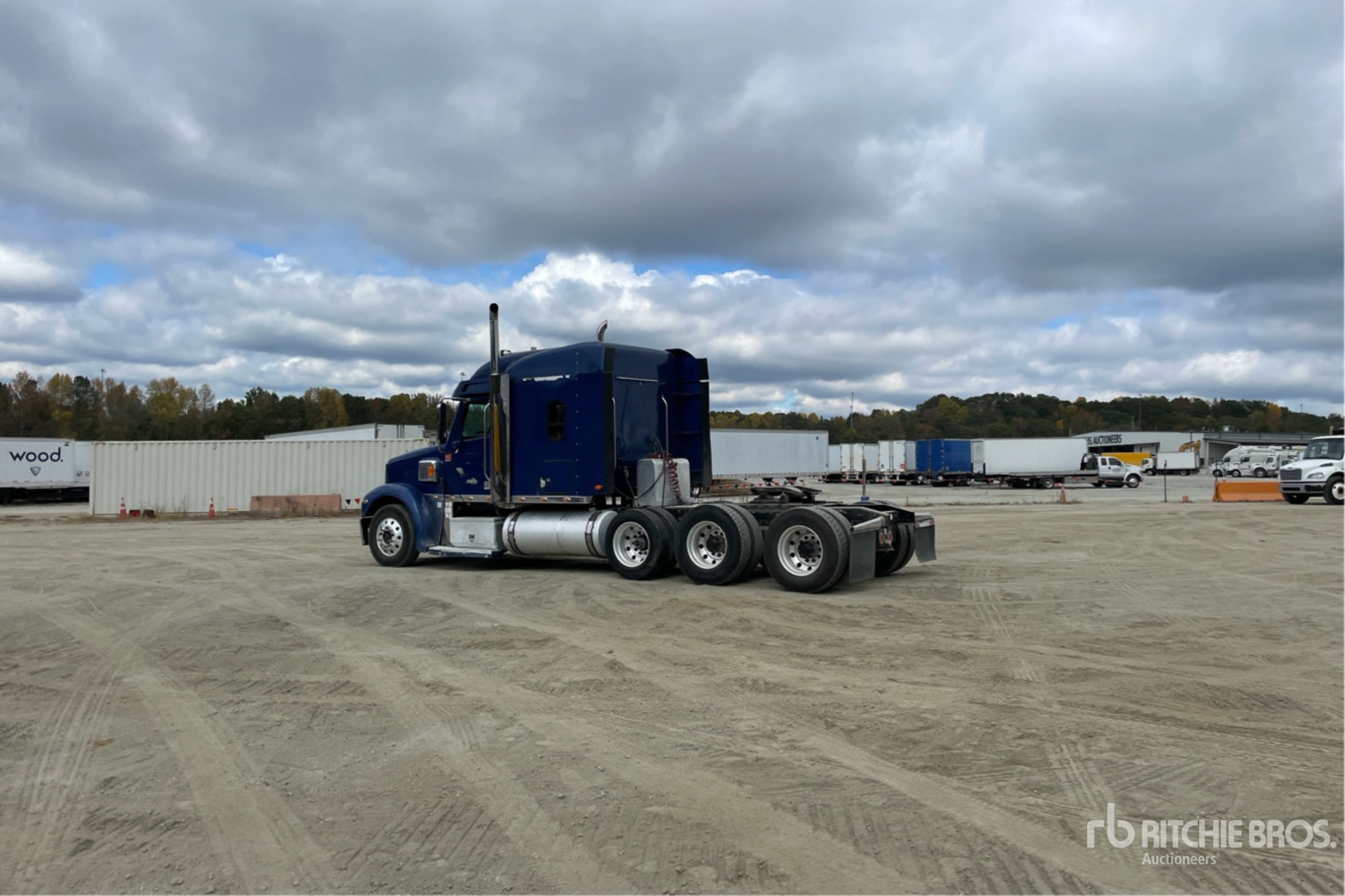 2014 Freightliner Coronado 8x4 Tri/A Sleeper Truck Tractor (Glider Kit ...