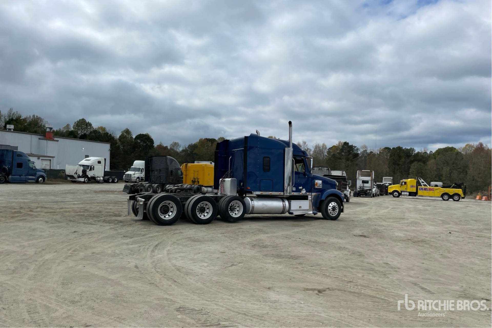 2014 Freightliner Coronado 8x4 Tri/A Sleeper Truck Tractor (Glider Kit ...