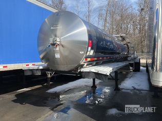 1993 Walker TR Sugar 4500 gal T/A Tanker Trailer in Johnstown ...