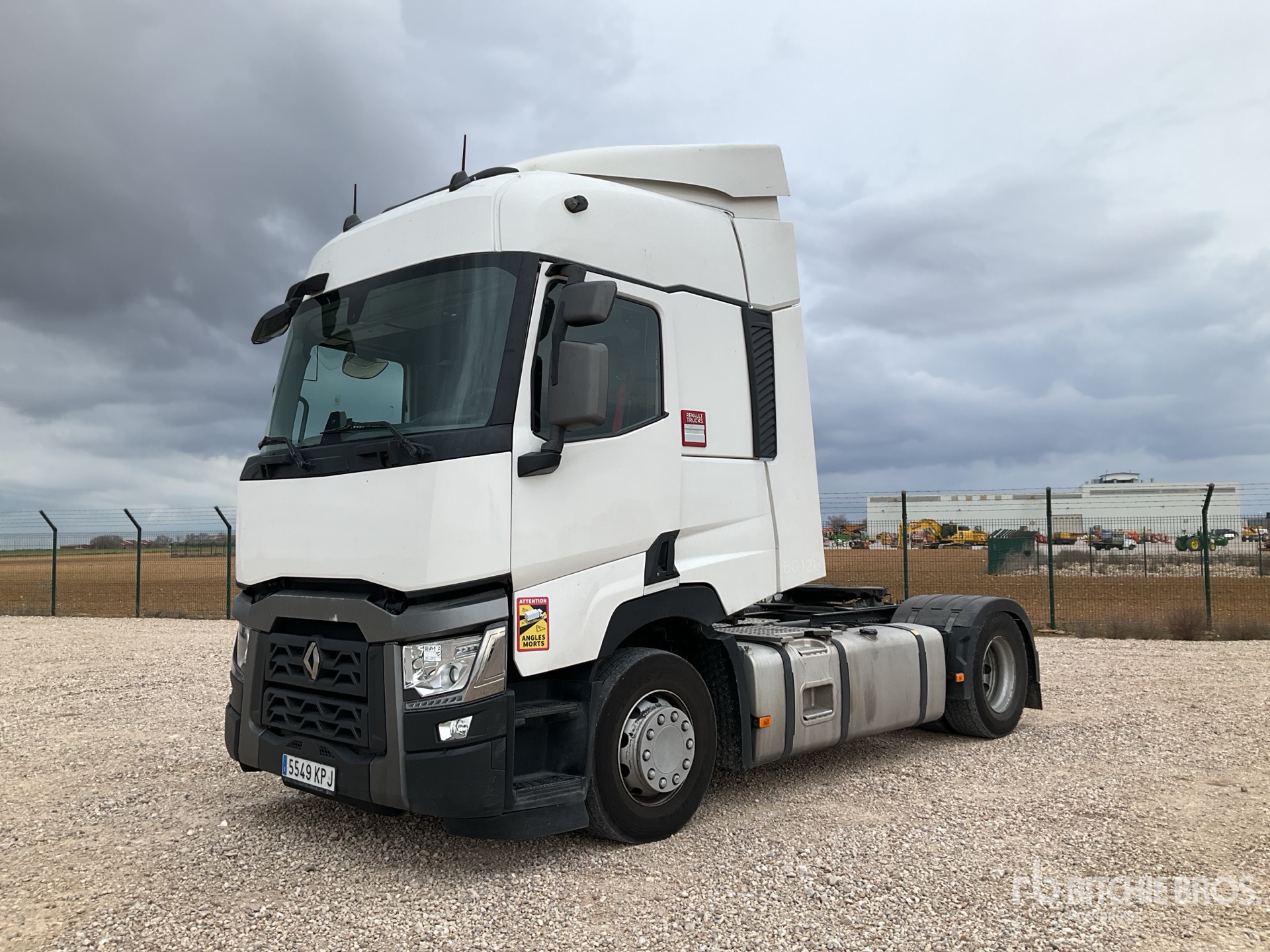 2018 Renault 4x2 S/A Sleeper Truck Tractor | Ritchie Bros. Auctioneers