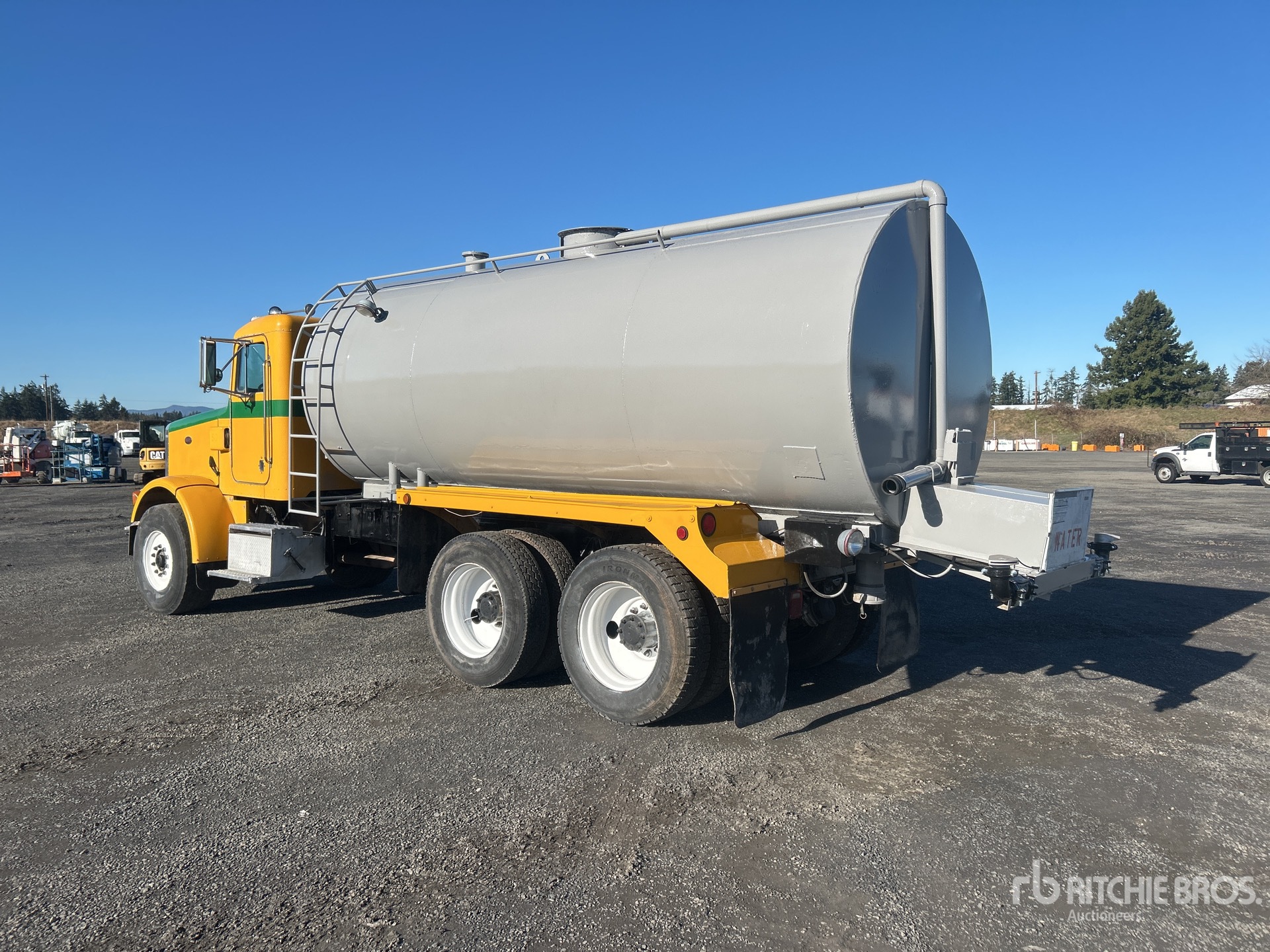 1990 Peterbilt 357 5000 gal 6x4 Water Truck | Ritchie Bros. Auctioneers