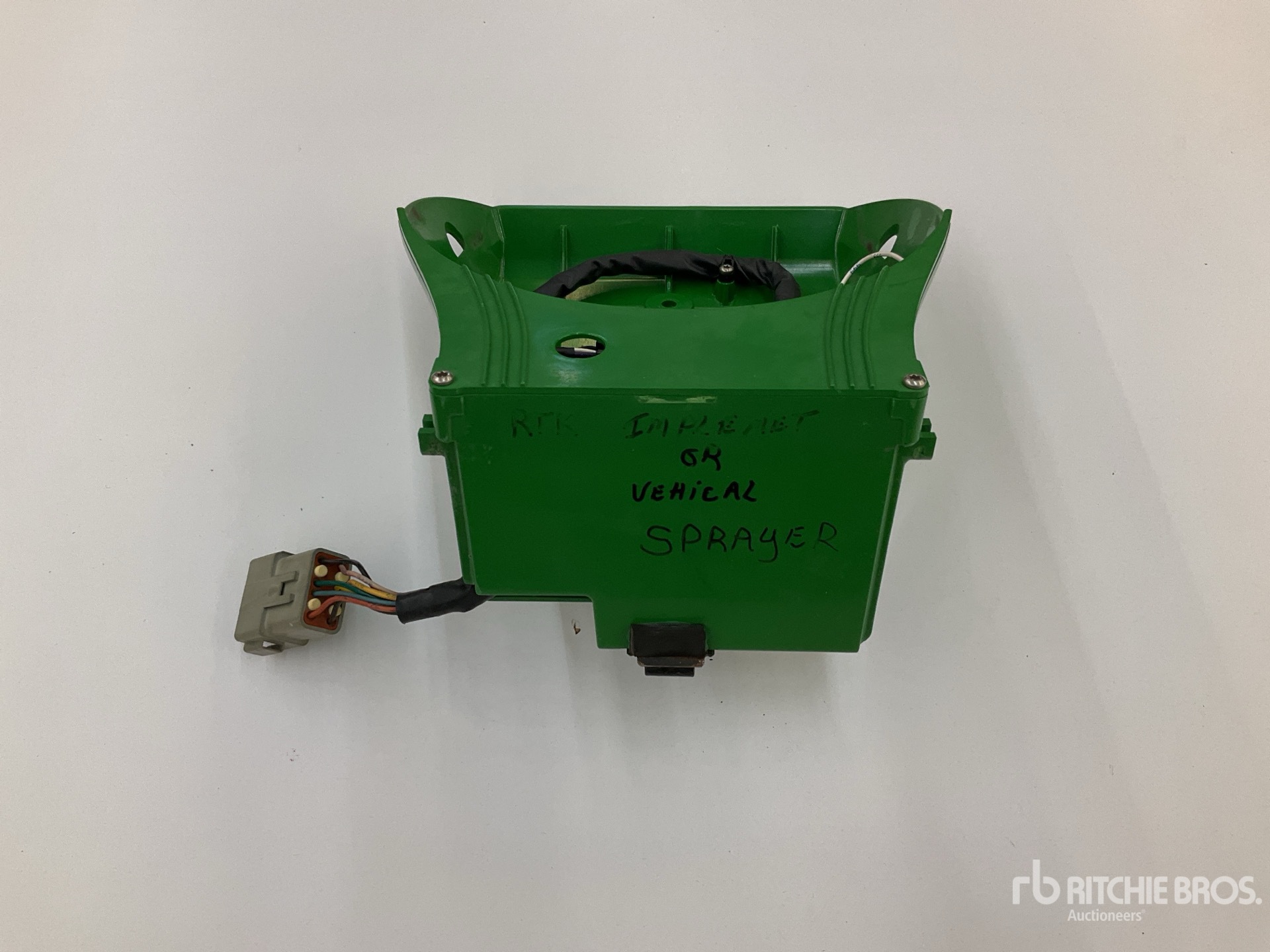 John Deere StarFire Receiver Housing 受信機 | Ritchie Bros. Auctioneers