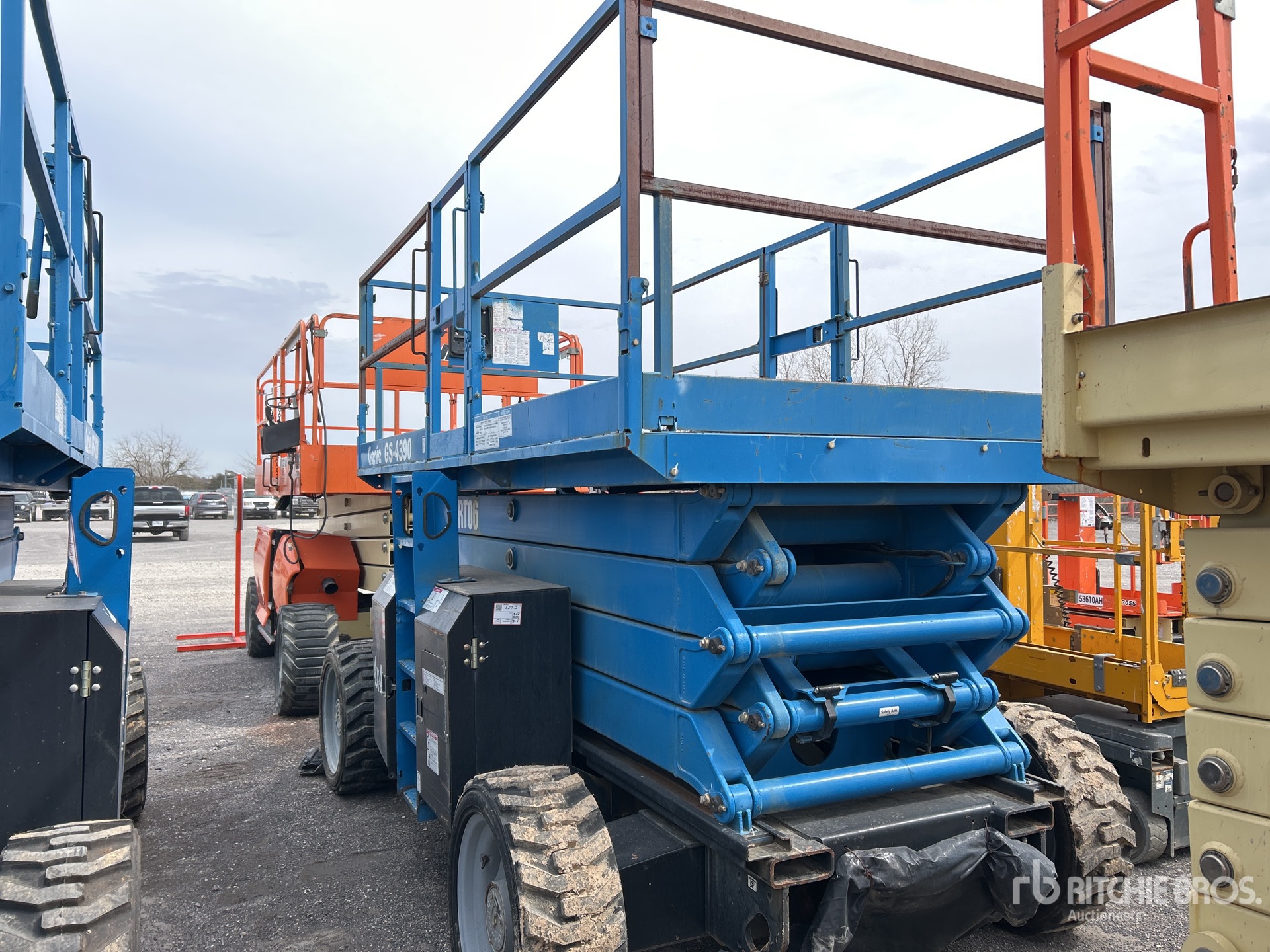 2015 Genie 4390RT 4x4 Diesel Scissor Lift (Inoperable) | Ritchie Bros ...