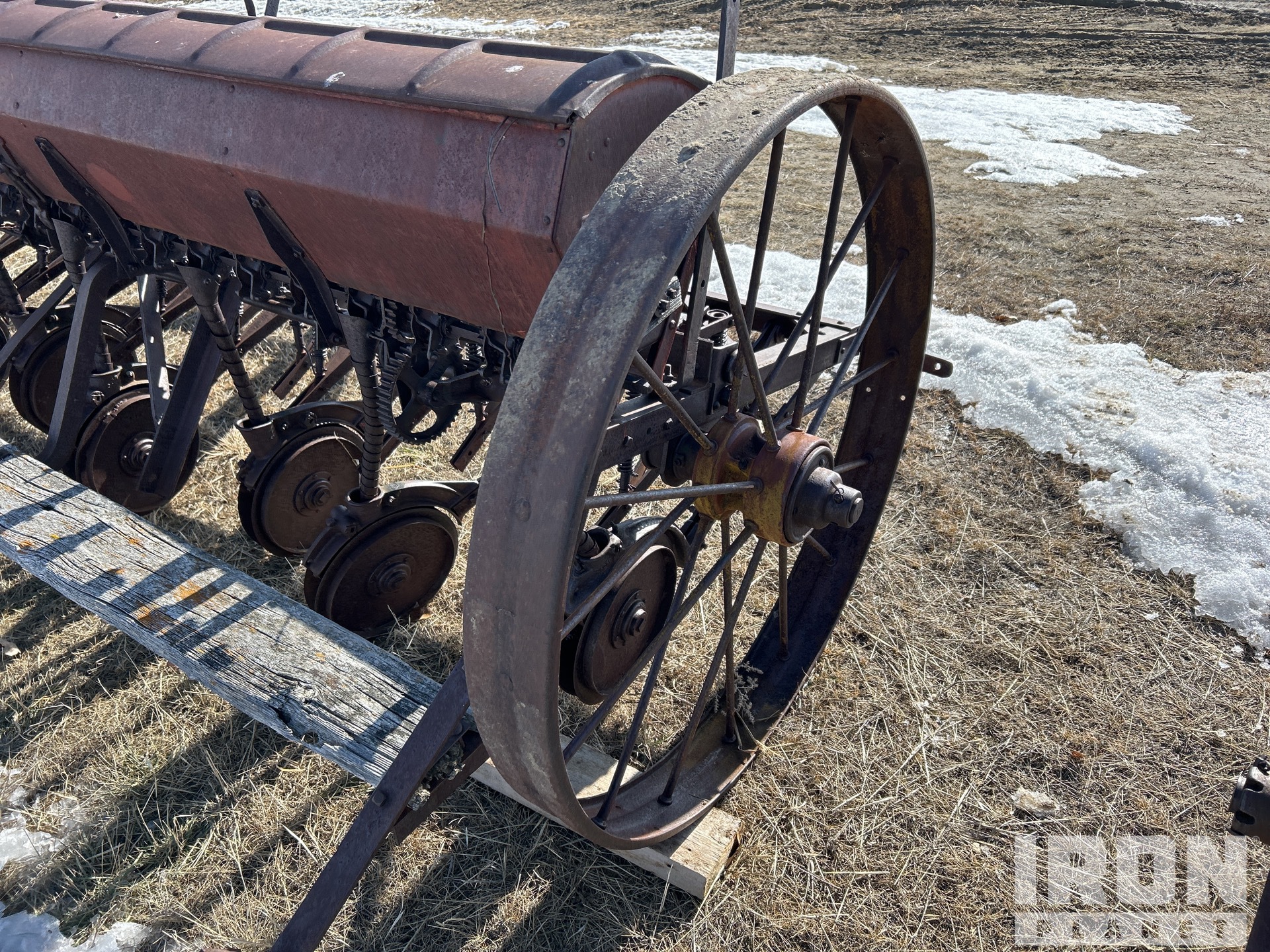 Cockshutt 14 ft Seed Drill | Ritchie Bros. Auctioneers