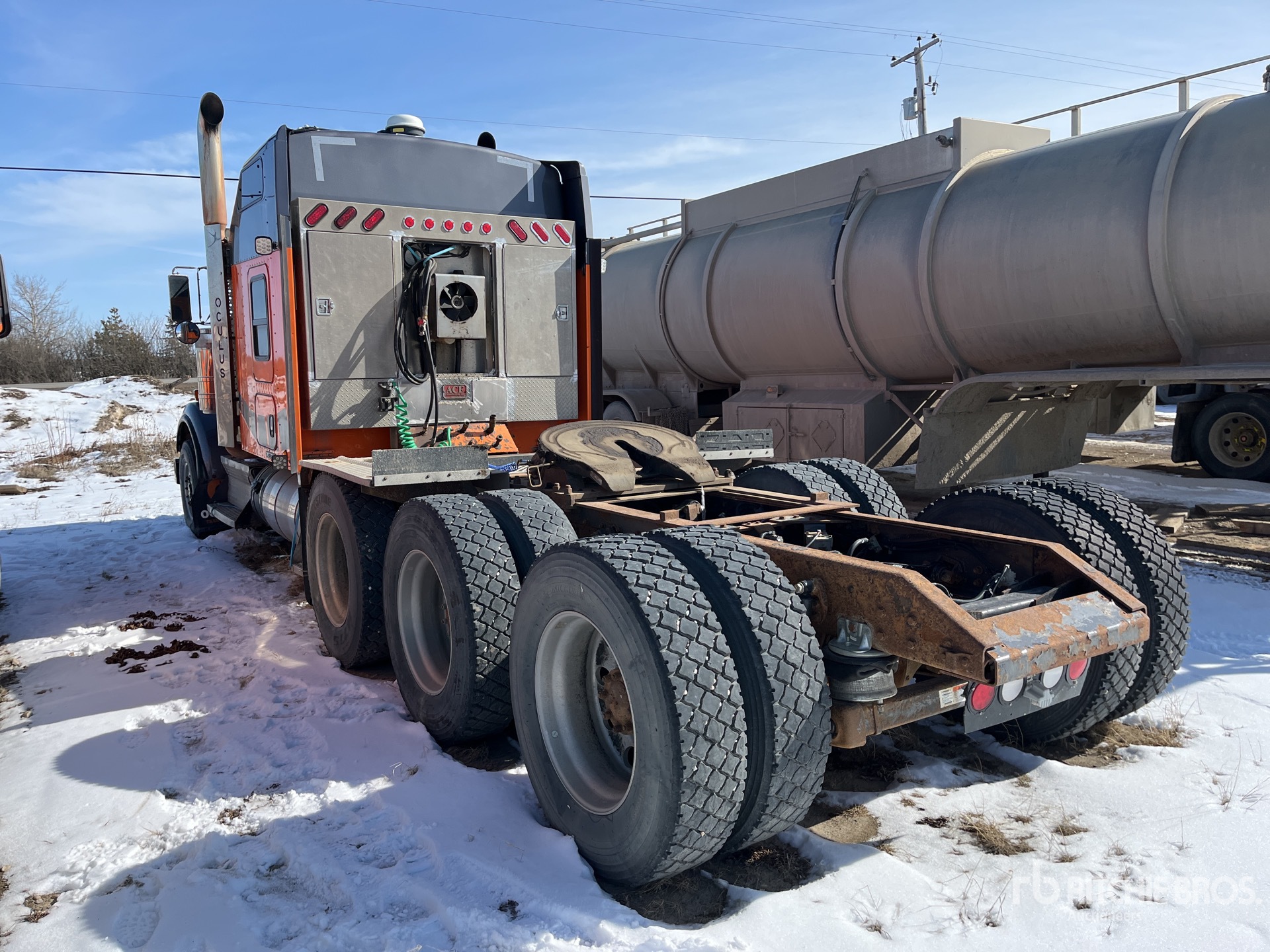 2015 Kenworth W900 8x6 Tri/A Sleeper Truck Tractor (Inoperable ...