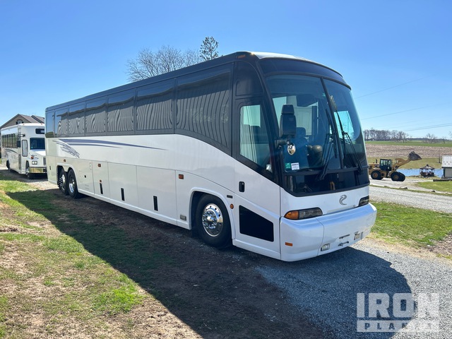 2000 MCI 102-EL3 6x2 56-Seat Bus in Peach Bottom, Pennsylvania, United ...