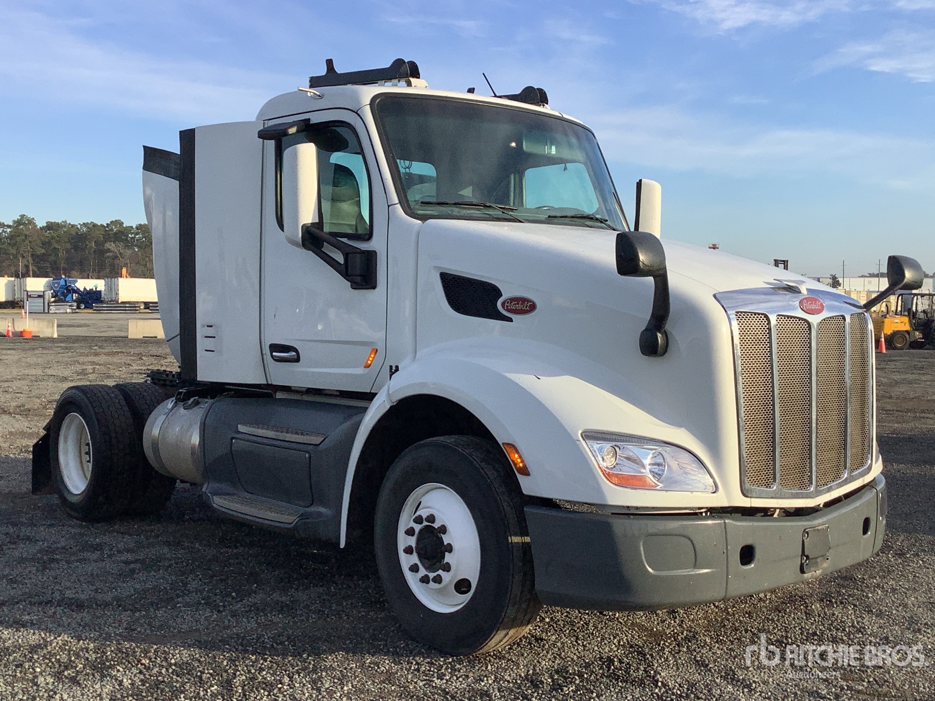 2016 Peterbilt 579 4x2 S/A Day Cab Truck Tractor (Inoperable) | Ritchie ...