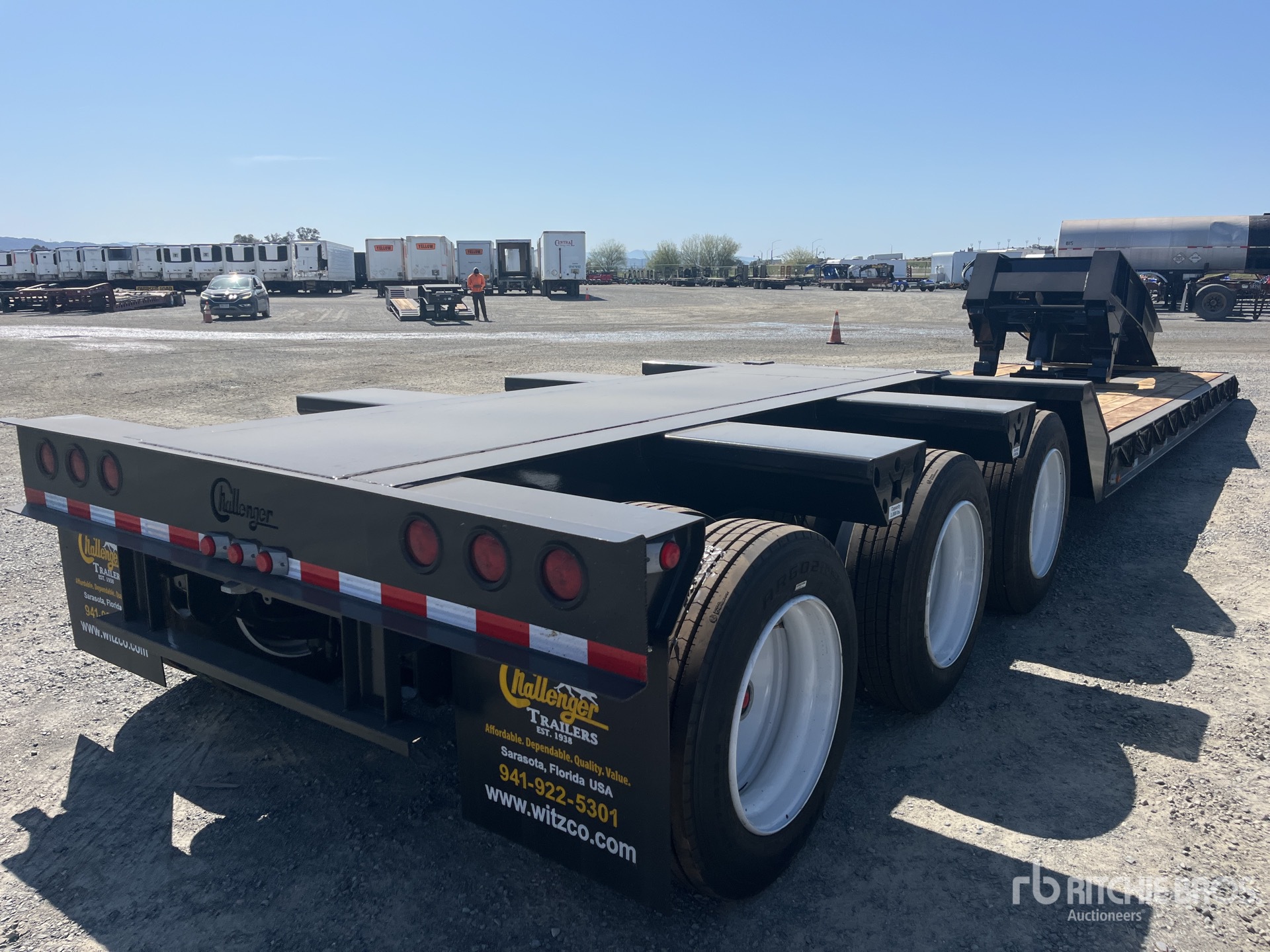 2025 Witzco RG-52 Tri/A Removable Gooseneck Lowboy Trailer | Ritchie Bros. Auctioneers