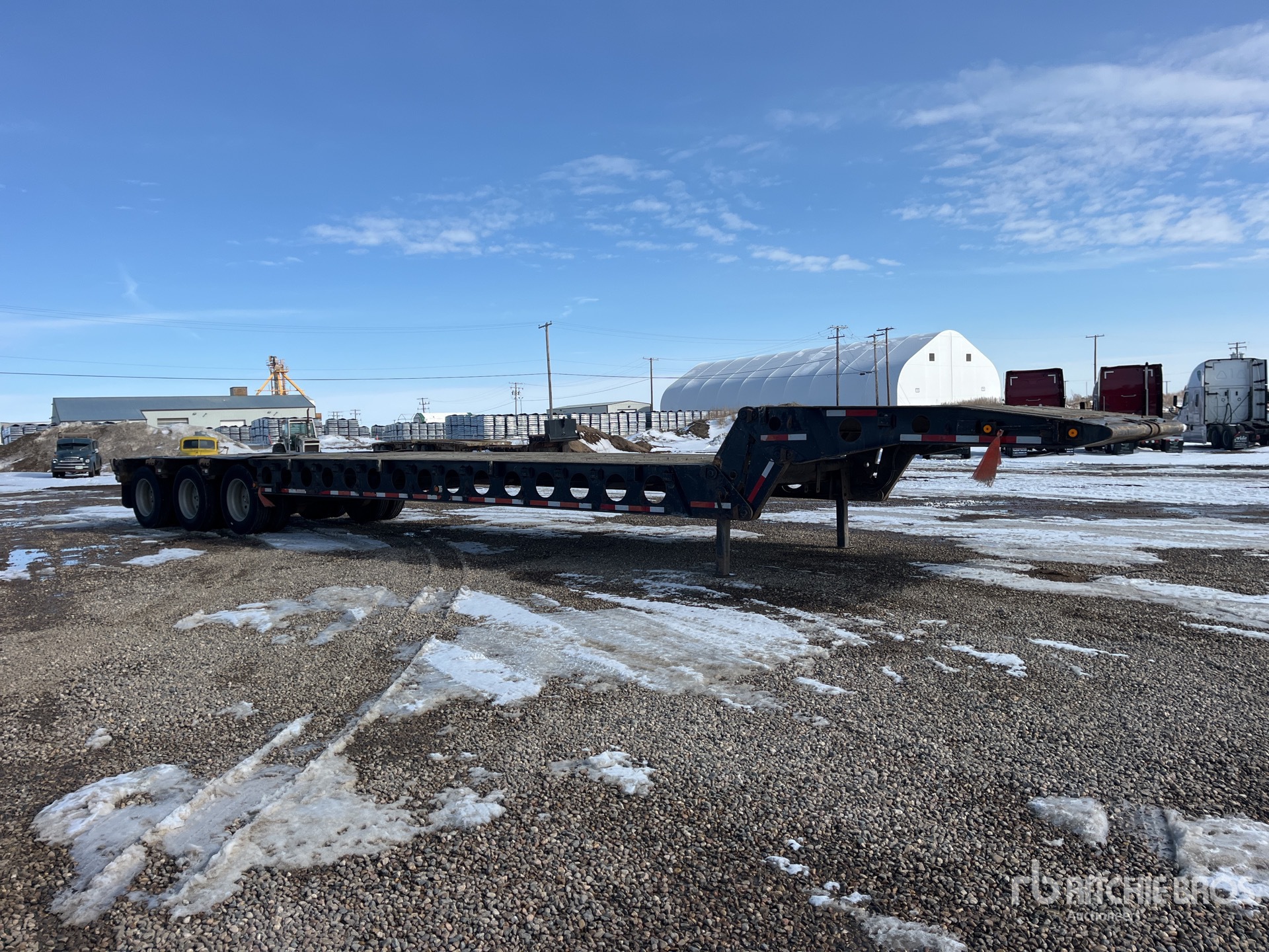 1994 Scona 50 ft Tri/A Folding Neck Trailer | Ritchie Bros. Auctioneers