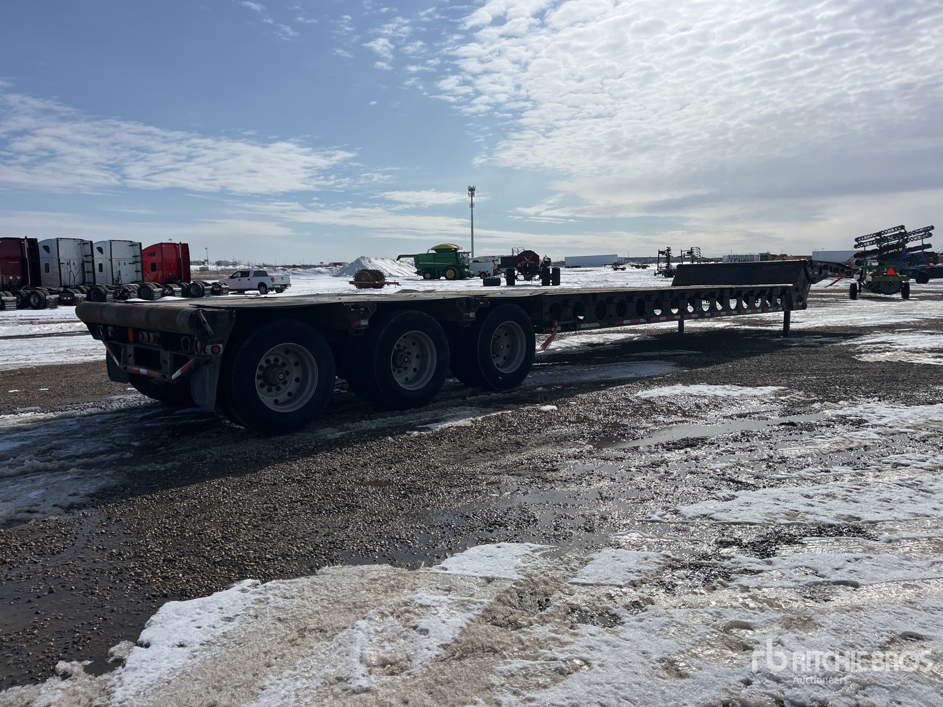 1994 Scona 50 ft Tri/A Folding Neck Trailer | Ritchie Bros. Auctioneers