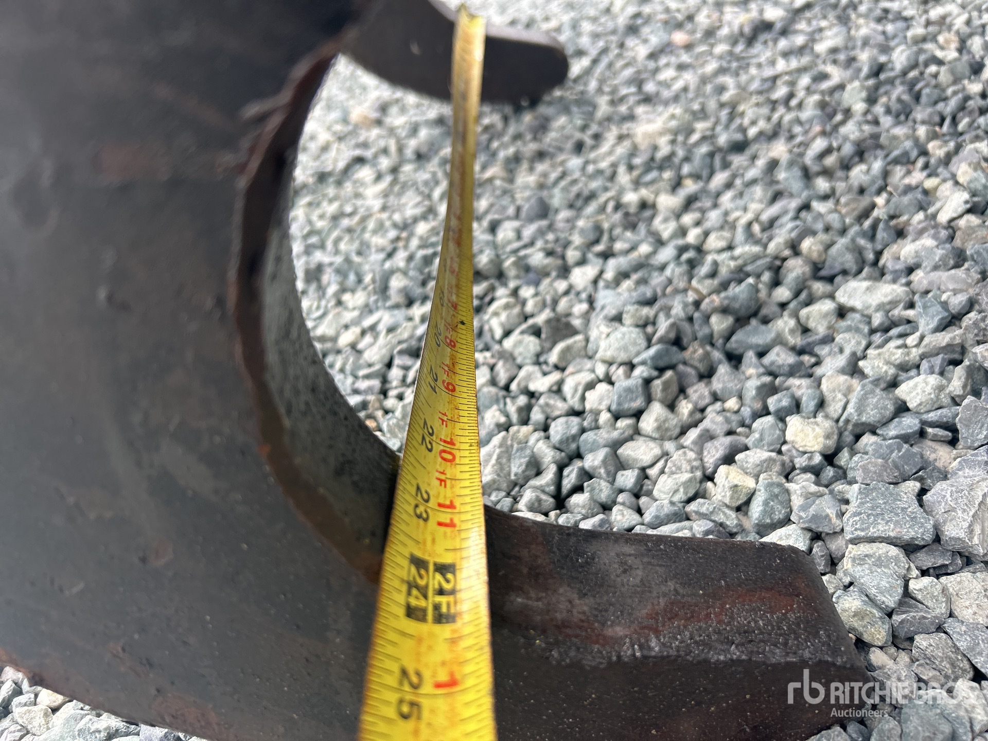 WBM Q/C Log Grapple - Fits 250 Excavator | Ritchie Bros. Auctioneers