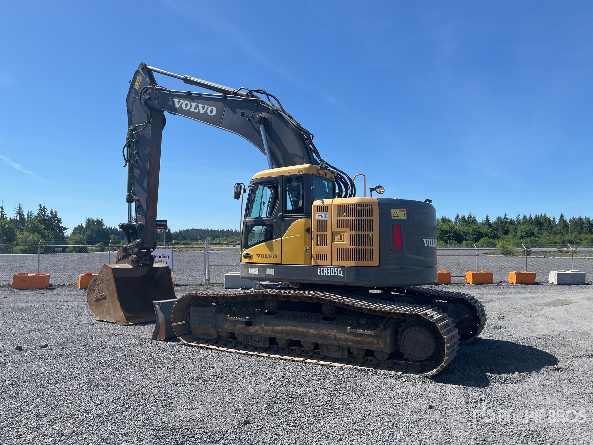 2017 Volvo ECR305CL Tracked Excavator | Ritchie Bros. Auctioneers