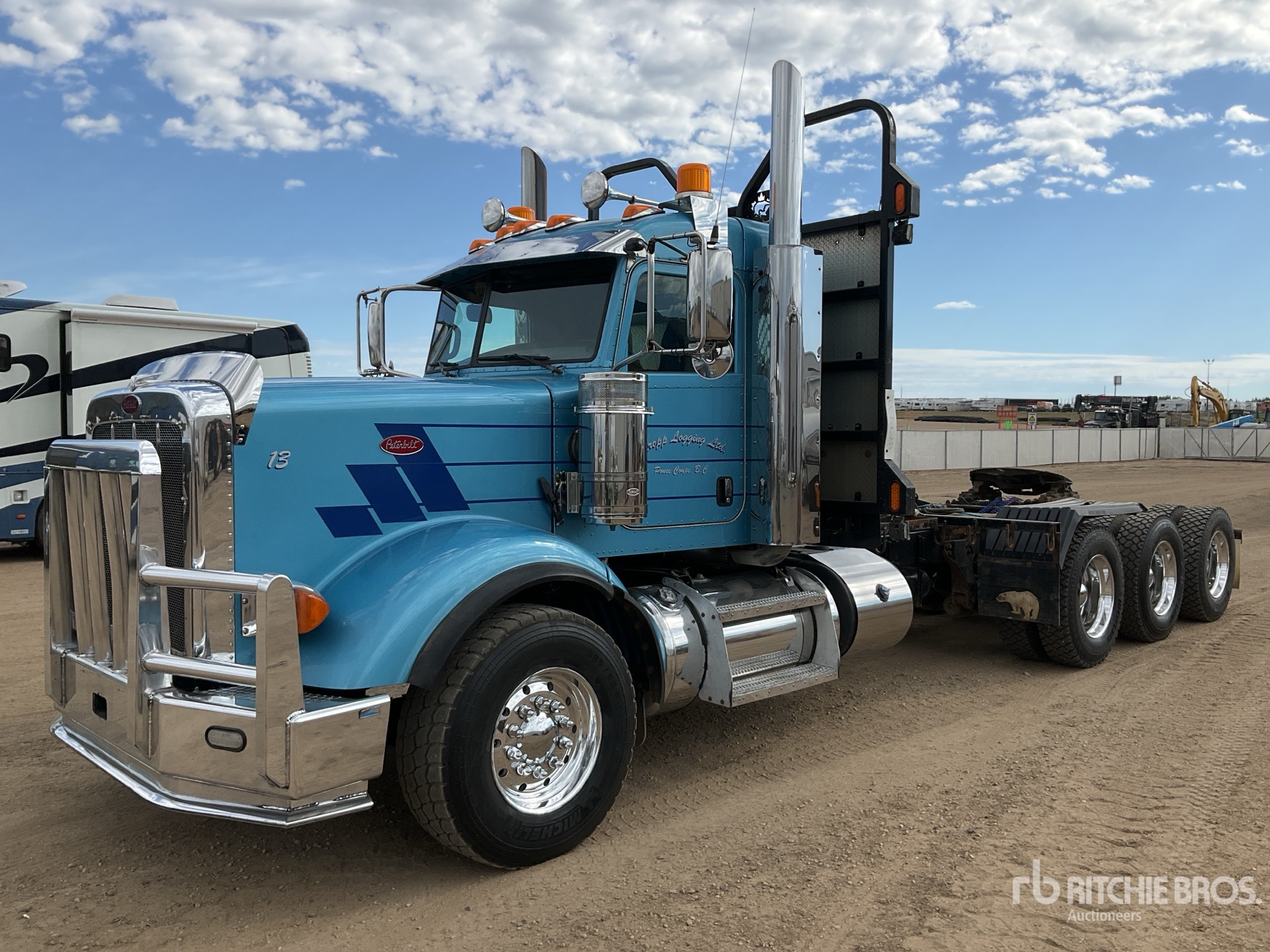 2020 Peterbilt 367 8x6 Logging Tri/A Day Cab Truck Tractor | Ritchie ...