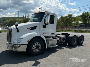 2018 Peterbilt 579 6x4 T/A Day Cab Truck Tractor (Inoperable) in ...