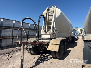 1990 Beall BAPT-1100-2 Quad/A Pup Pneumatic Bulk Trailer in Henderson ...