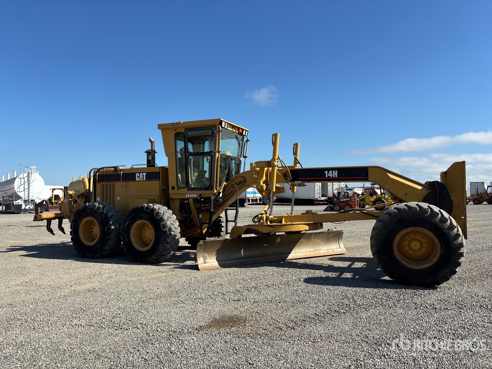 1999 Cat 14H Motor Grader | Ritchie Bros. Auctioneers