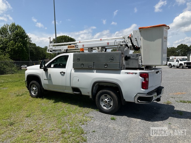 2022 Axion UR3410 27 ft on 2021 Chevrolet Silverado 2500HD 4x4 Bucket ...