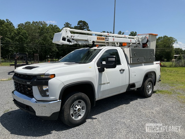 2022 Axion UR3410 27 ft on 2021 Chevrolet Silverado 2500HD 4x4 Bucket ...