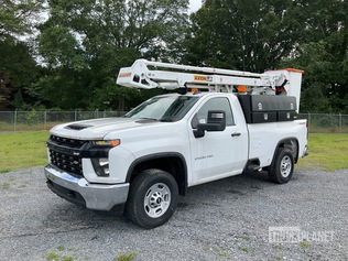 2023 Axion UR3410 27 ft on 2021 Chevrolet Silverado 2500HD 4x4 Bucket ...