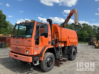 Johnston 605 Series on 2000 Sterling SC7000 Sweeper Truck in Pittston ...