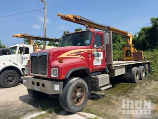 USTC M21-8 8000 lb Straight Boom on 2001 International DF557 8x4 Boom ...