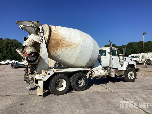 2001 Mack DM690S 6x4 Mixer Truck in Jasper, Texas, United States ...