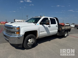 2017 Chevrolet Silverado 3500 HD 4x2 Crew Cab Flatbed Truck in Converse ...