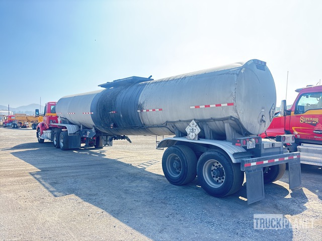 2021 Kenworth T680 6x2 T/A Day Cab Truck Tractor w/ 2005 Etnyre Tanker ...