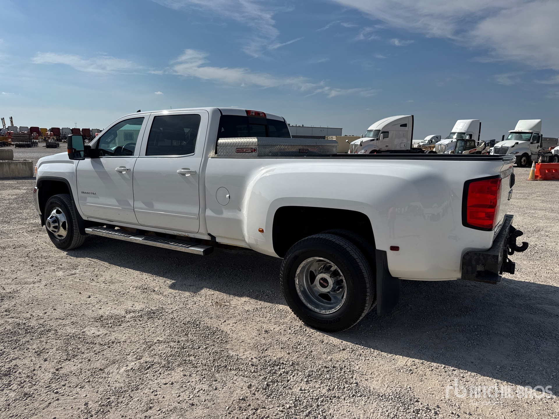 2016 GMC Sierra 3500HD 4x4 Crew Cab Pickup | Ritchie Bros. Auctioneers