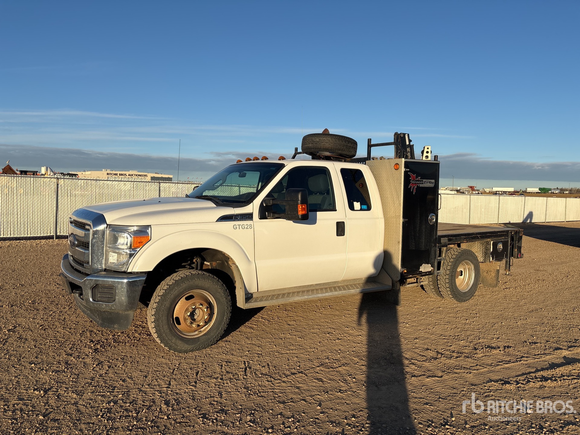 2014 Hiab 033T-4 2310 kg Knuckle Boom on 2015 Ford F-350 XLT 4x4 ...
