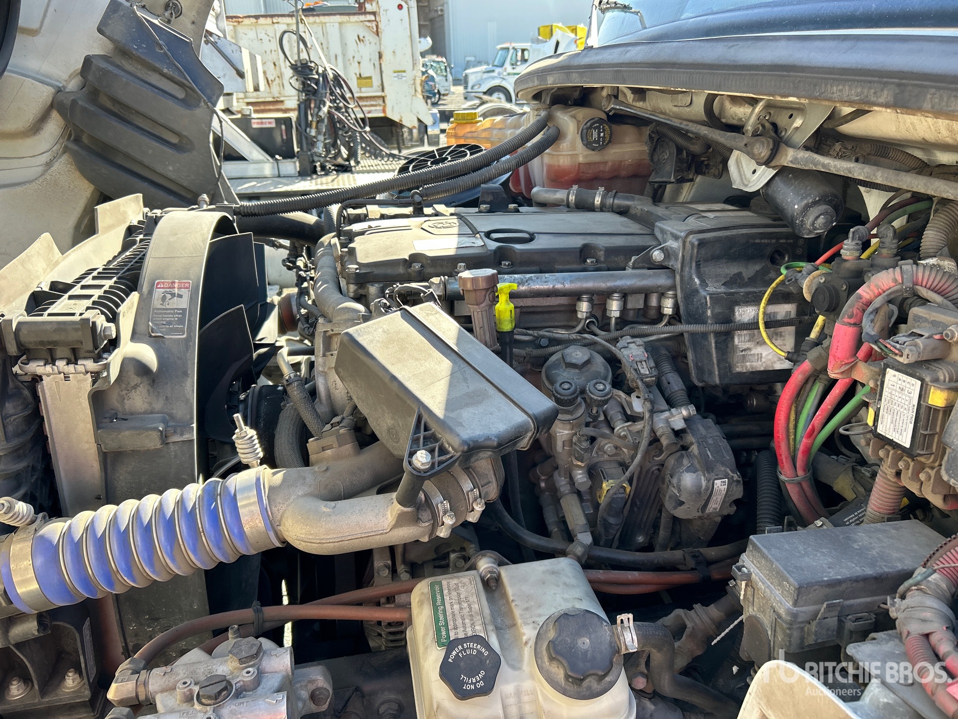 2020 Freightliner M2 106 4x2 Cabina y chasis | Ritchie Bros. Auctioneers