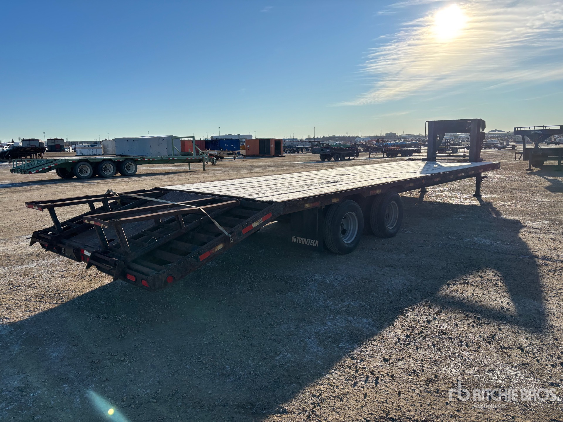 2014 Trailtech TD212 32 ft T/A Gooseneck Equipment Trailer | Ritchie Bros. Auctioneers