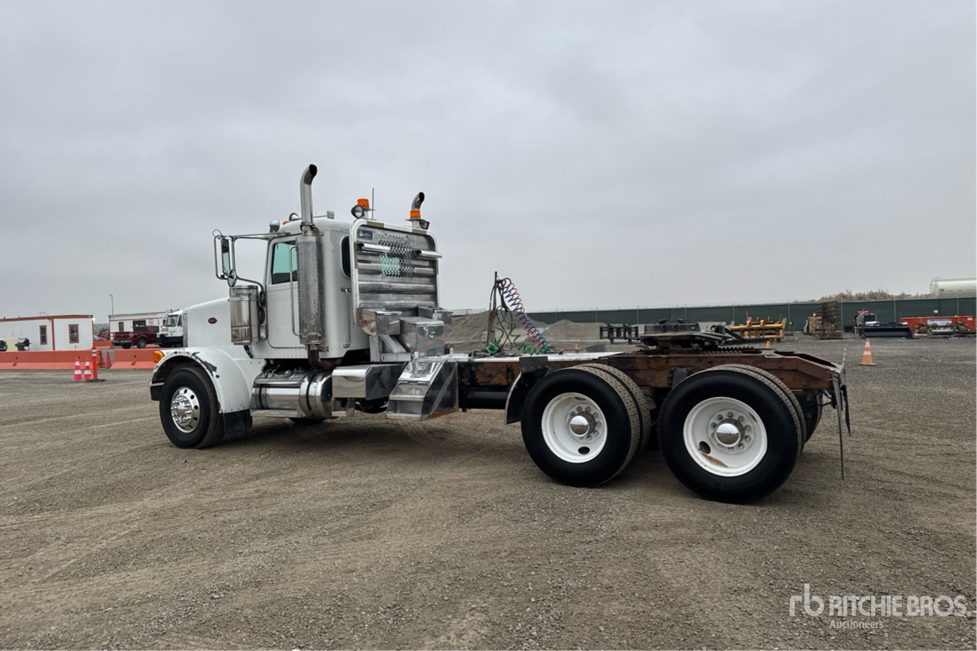 2007 Peterbilt 378 T/A Day Cab Truck Tractor | Ritchie Bros. Auctioneers