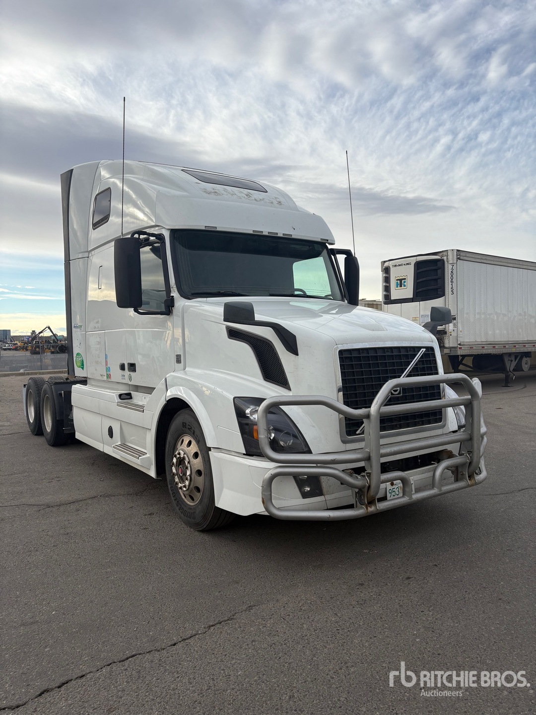 2018 Volvo VNL 6x4 T/A Sleeper Truck Tractor | Ritchie Bros. Auctioneers