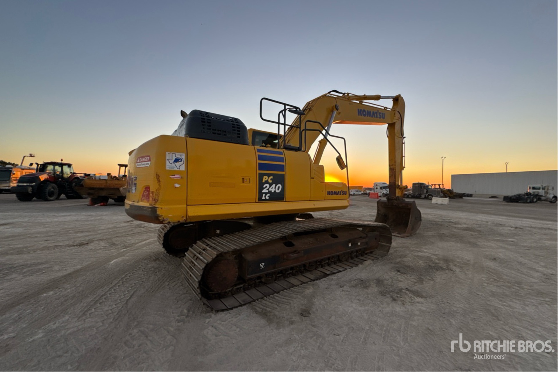 2021 Komatsu PC240-LC-11 Tracked Excavator | Ritchie Bros. Auctioneers