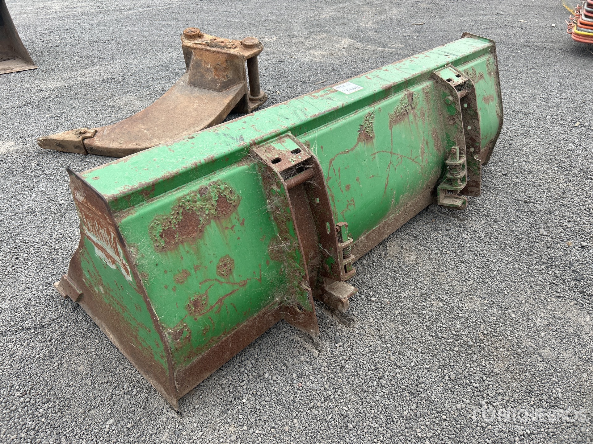 John Deere 2200 mm General Purpose Ag Tractor Bucket | Ritchie Bros ...