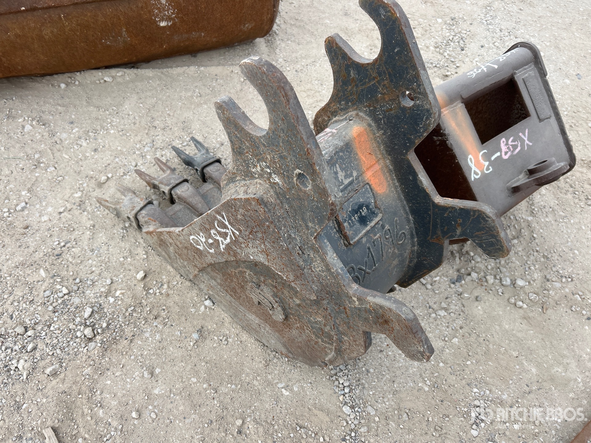 Paladin 14 in Q/C Digging Godet d'excavatrice - Fits John Deere 50G ...