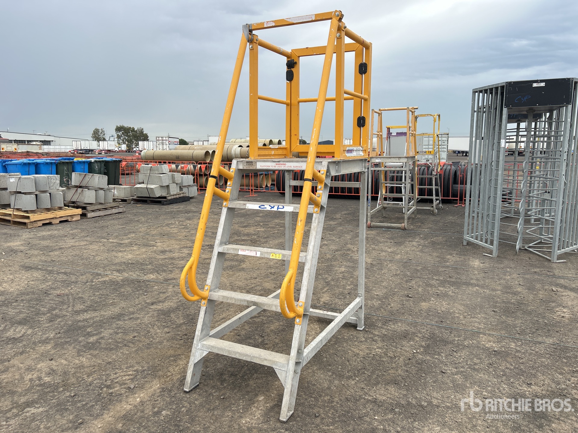 Star 1.5 m Platform Ladder | Ritchie Bros. Auctioneers