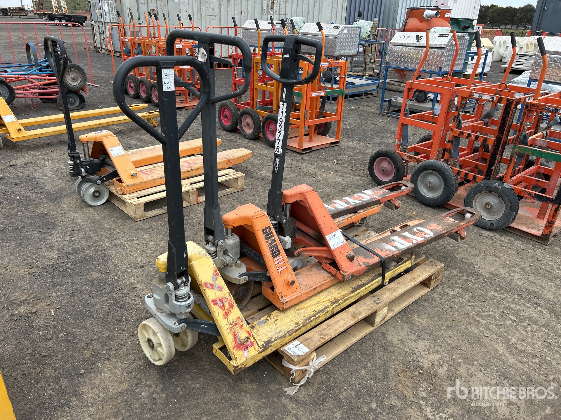 Quantity of (3) Pallet Jack | Ritchie Bros. Auctioneers